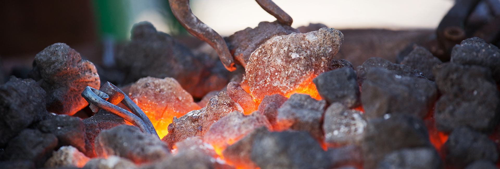 Understanding the Differences: Sponge Iron vs Pig Iron